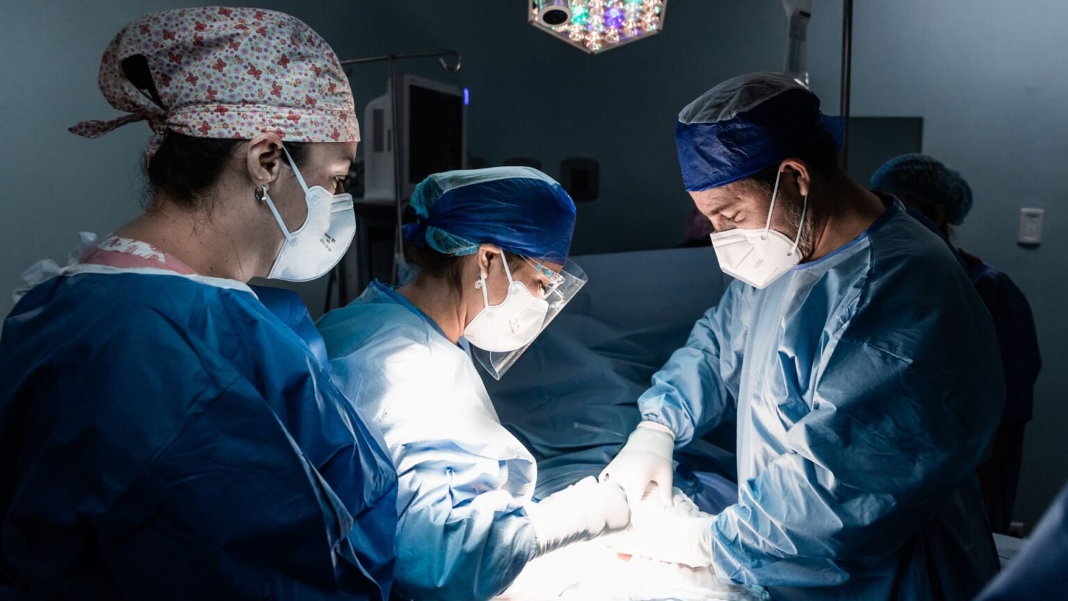 The Essential Roles of a Cardiothoracic Surgeon - Cardiac Surgery ... The Essential Roles of a Cardiothoracic Surgeon - Cardiac Surgery ...